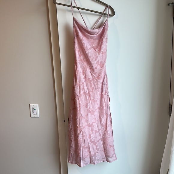 Sweetpot the label | Dresses | Nwt Bush Floral Textured Midi Dress ...